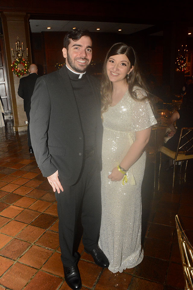 “We’re Back!” Annunciation G.O. Church’s Annual Stewardship & Mistletoe ...