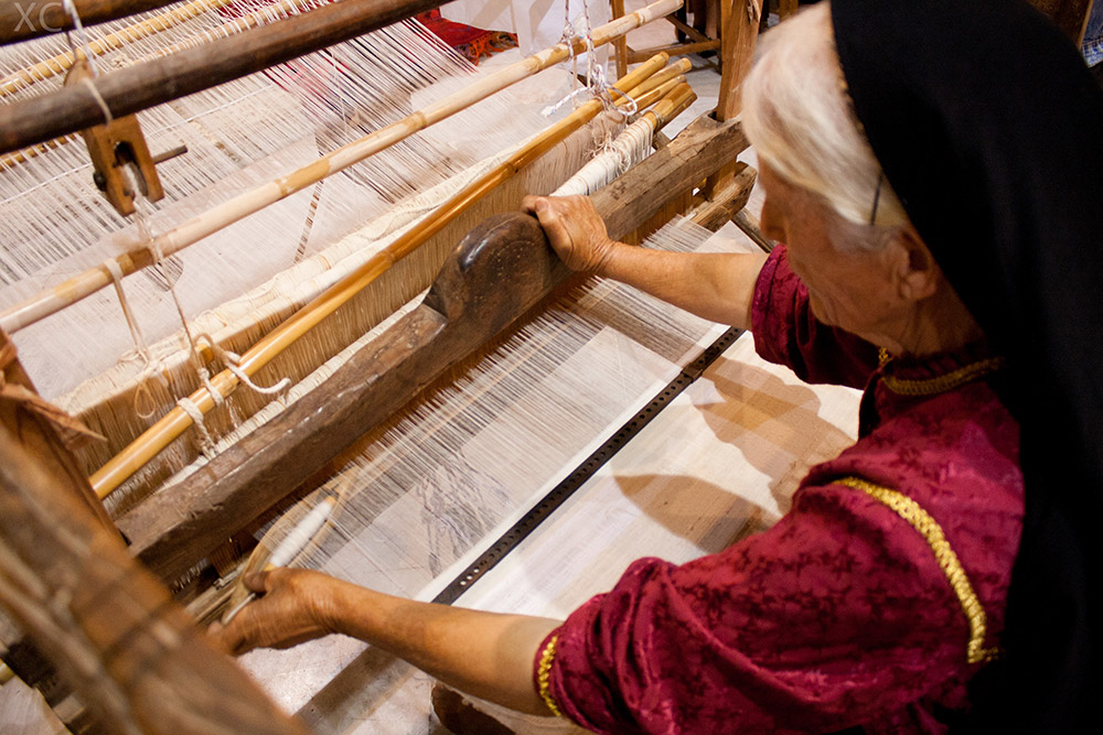 Penelope Gandhi Mission: Sacred Art of Weaving Revived in Crete – NEO ...